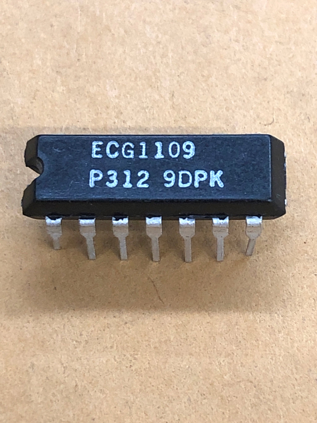 ECG1109, TV Low Level Video Detector IC ~ 14 Pin DIP (NTE1109, GEIC-99 ...