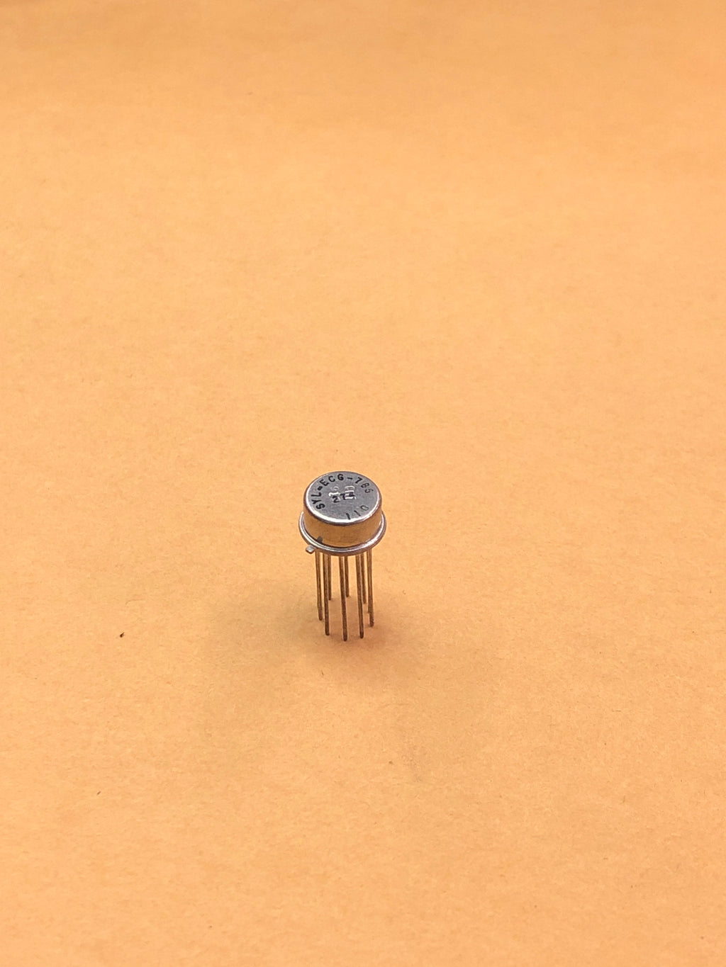 ECG785 Ultra High Gain Wide Band Applifier Array – MarVac Electronics