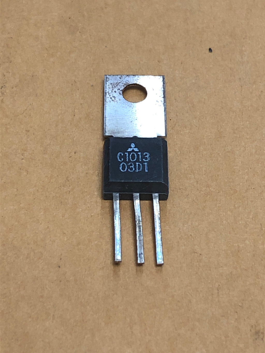 Silicon complementary transistor C1013 (300) – MarVac Electronics